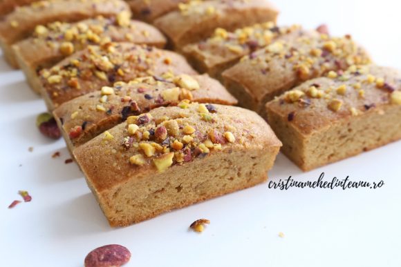 Financieri cu fistic - Cristina Mehedinteanu